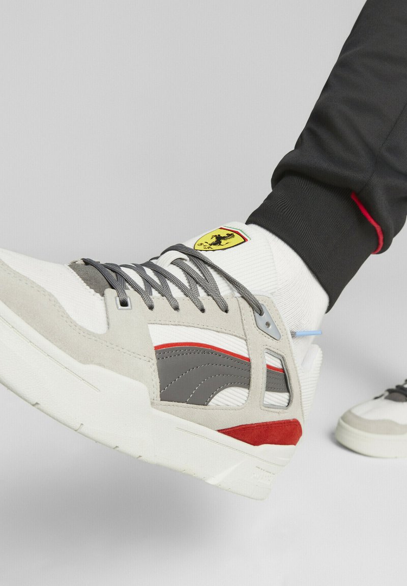 Puma SCUDERIA FERRARI SLIPSTREAM - Baskets basses - white-gray violet ...