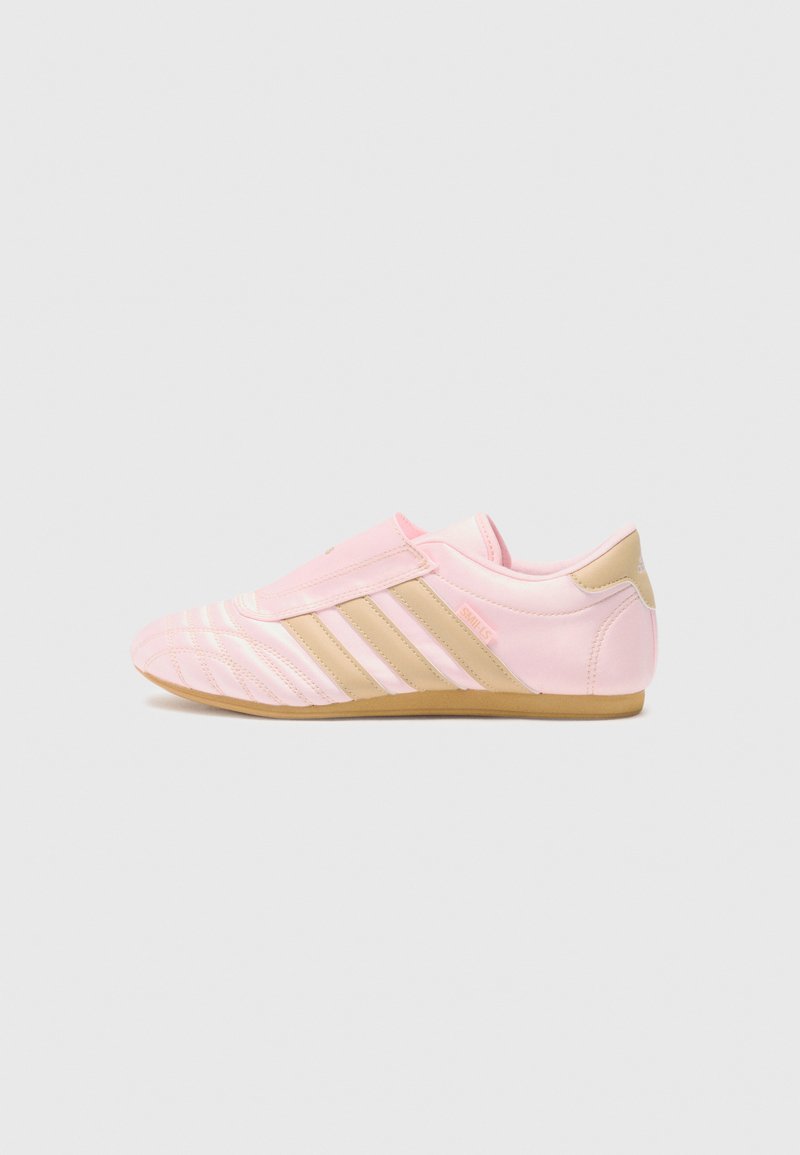 adidas Originals TAEKWONDO - Tenisice - clear pink/magic beige/gum ...