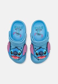 Crocs STITCH CLASSIC UNISEX - Pool slides - oxygen/blue - Zalando.co.uk