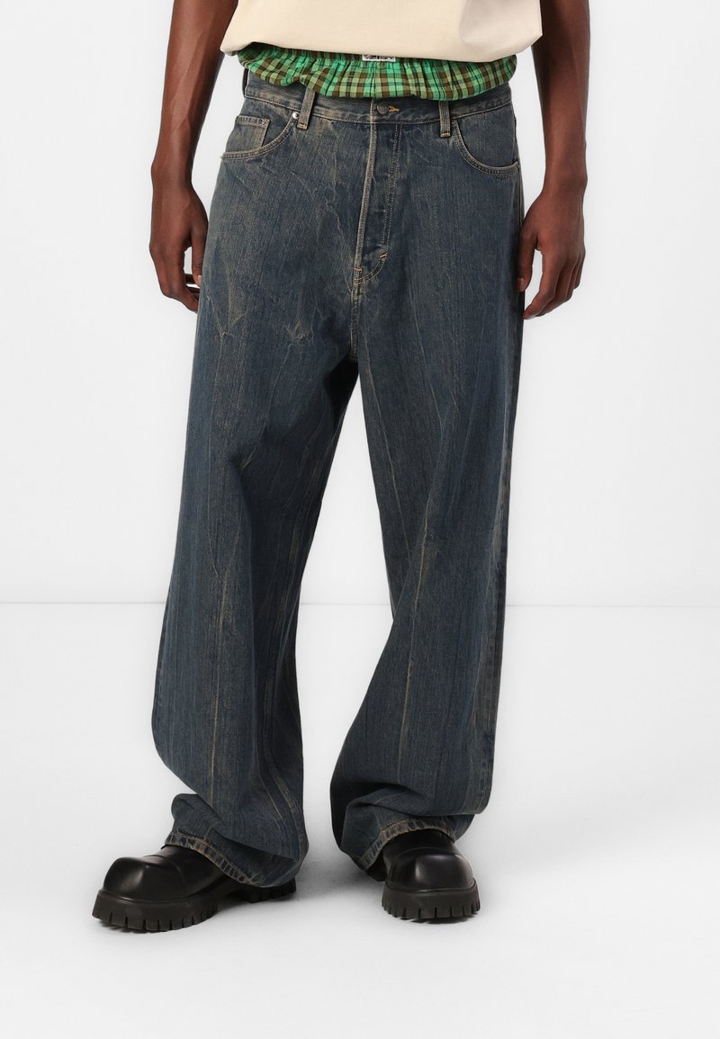 Weekday ASTRO LOOSE BAGGY - Relaxed fit jeans - blue rinse/blue ...