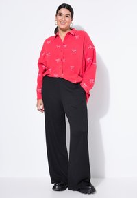 Studio Untold WIDE LEGS TEXTURE ELASTICATED WAISTBAND - Tygbyxor ...