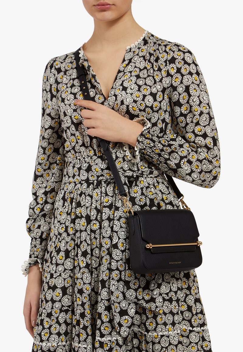 Strathberry ACE MINI - Schoudertas - black/zwart - Zalando.nl