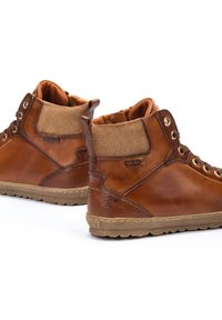 Pikolinos DE PELE LAGOS - Botines con cordones - light brown/marrón ...