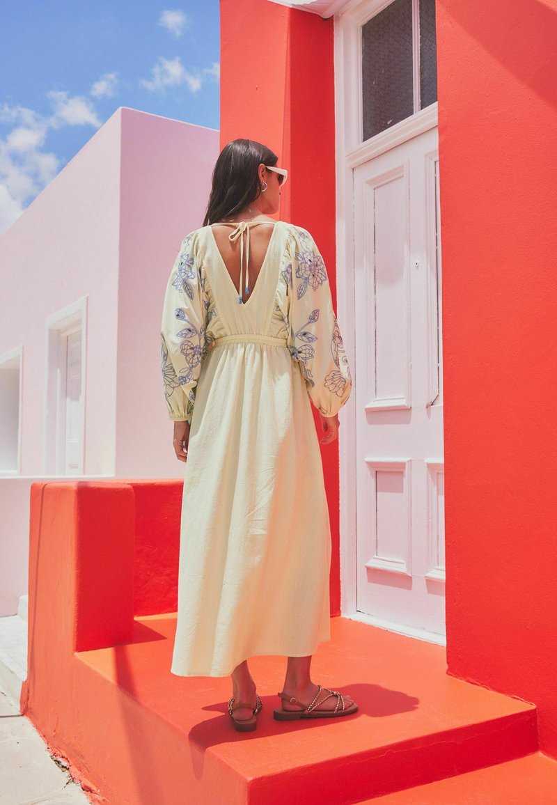 Next EMBROIDERED REGULAR FIT - Robe longue - cream blue/beige - ZALANDO.FR