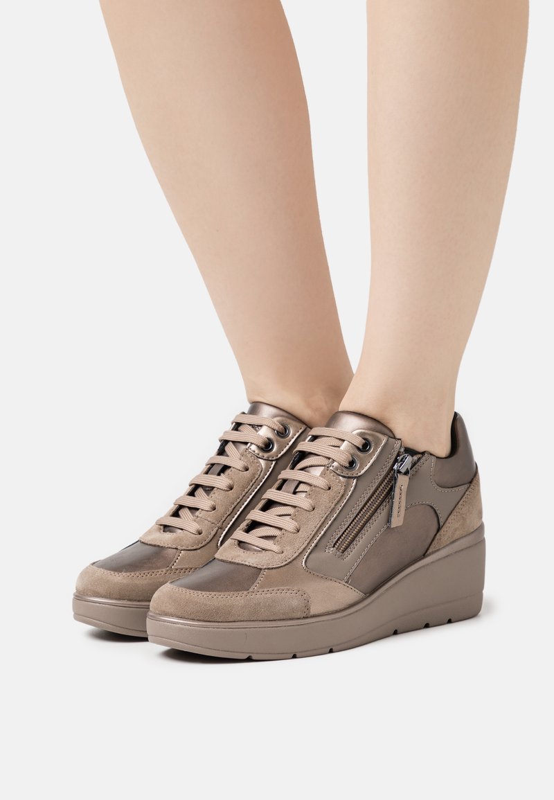 Geox ILDE - Sneaker low - dark taupe/dunkelbraun - Zalando.ch