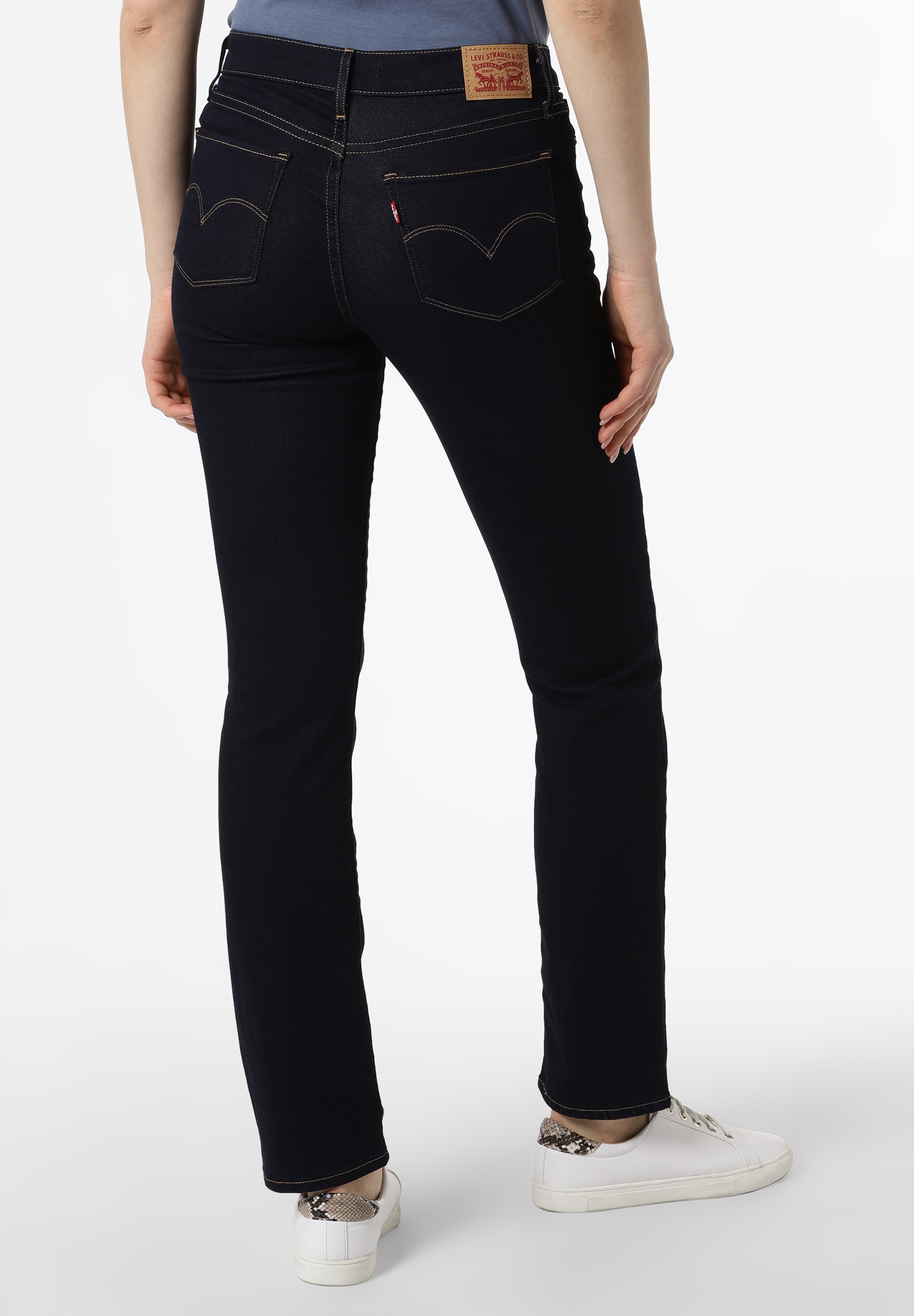 Levi's shaping straight store