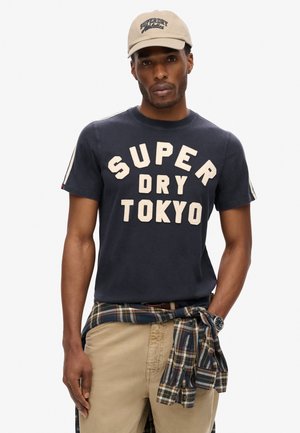 Superdry VINTAGE ATHLETIC SHORT SLEEVE - T-shirt imprimé - rich navy/bleu - ZALANDO.FR