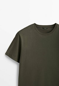 Massimo Dutti KURZÄRMELIGES AUS REINER - T-Shirt basic - dark green ...