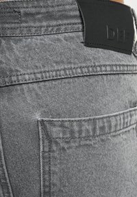 DEF Jeans Relaxed Fit - grey washed/grau - Zalando.at