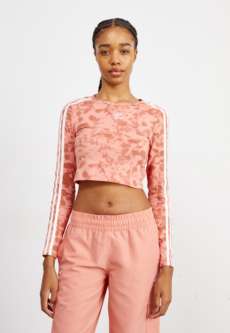 adidas Originals CROP - Longsleeve - clay/magic earth/donkerroze ...