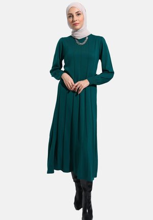 Modanisa PLUS SIZE-ALIA - Maxi-jurk - maroon/donkerrood - Zalando.nl