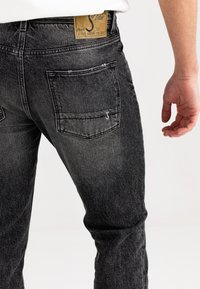 Butcher of Blue SACRAMENTO - Jeans Slim Fit - black med aged/black ...