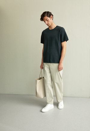 Filippa K SAMSON TROUSER - Stoffhose - black/schwarz - Zalando.ch