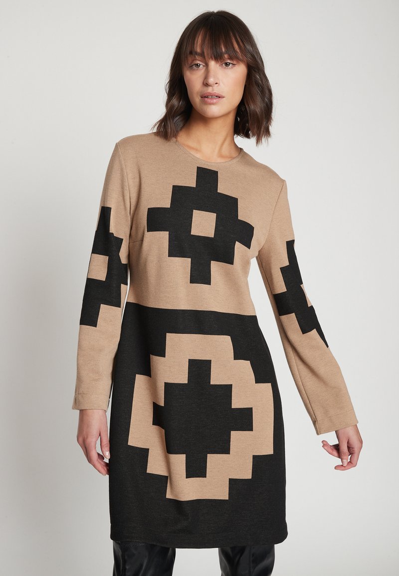 Ana Alcazar MILIO - Freizeitkleid - beige black/beige - Zalando.at