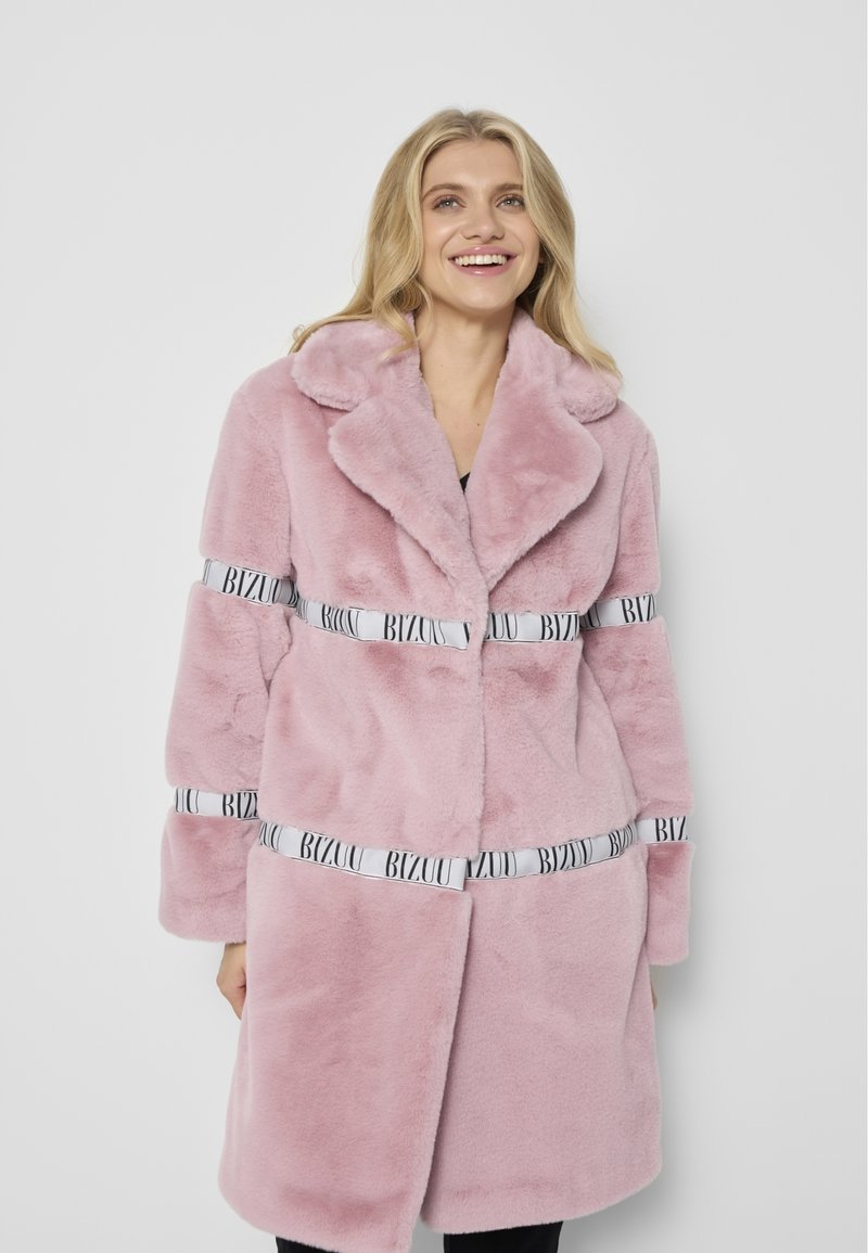 BIZUU FLORENCE - Płaszcz zimowy/różowy - Zalando.pl