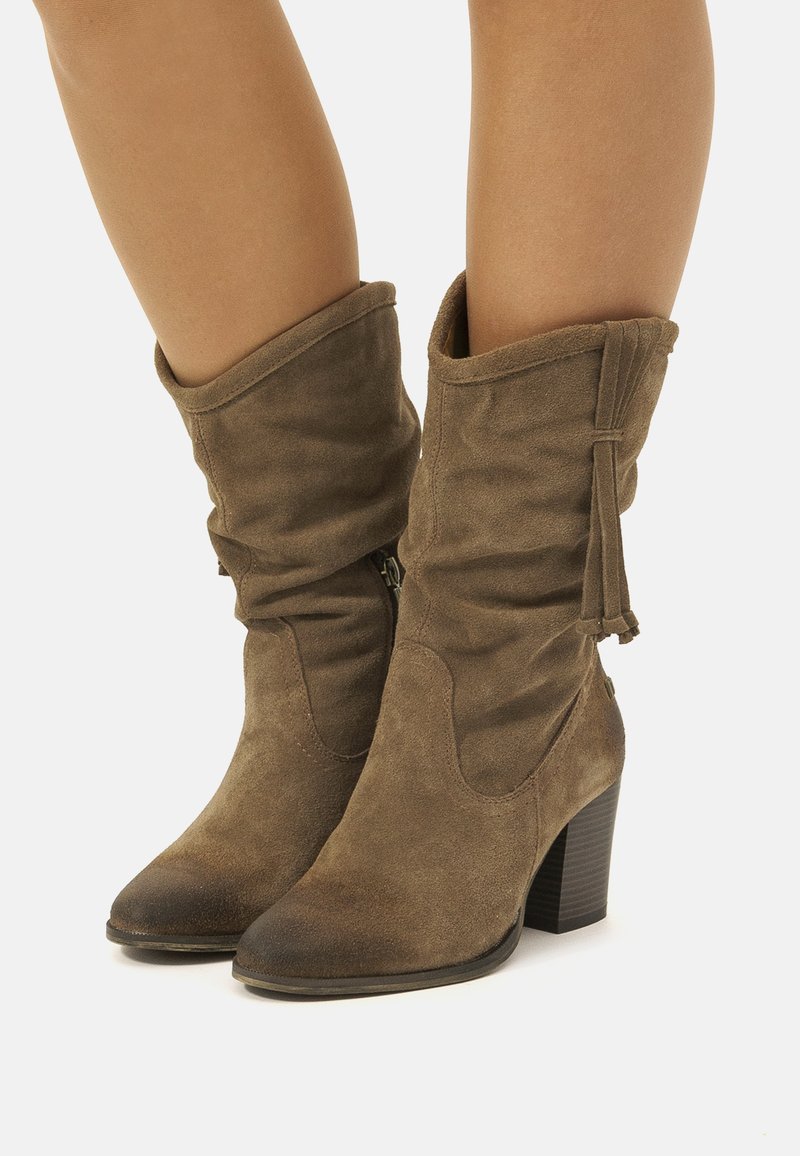 mtng Botas de tacón - dark brown/marrón oscuro - Zalando.es