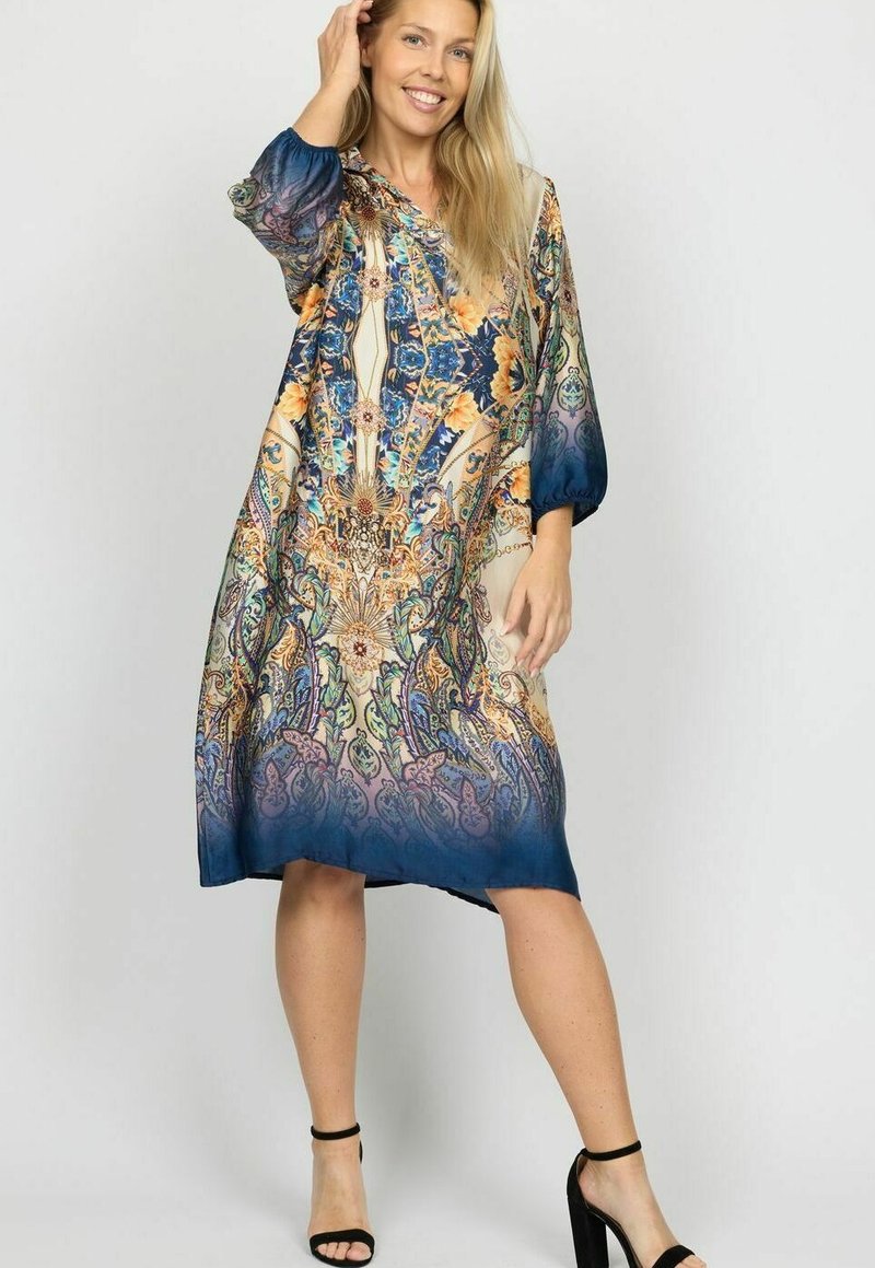 2-Biz SHILA.EA24 - Day dress - blue paisley/blue - Zalando