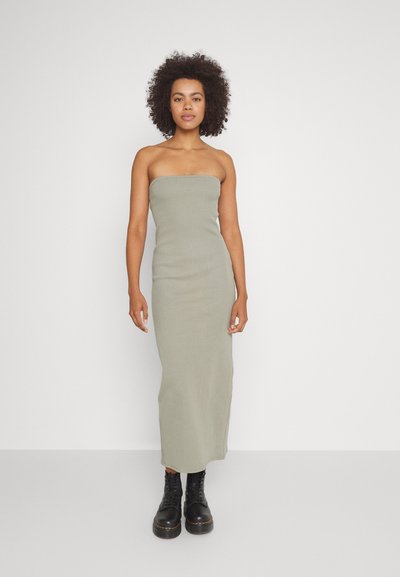 Weekday Klær, Sko & Accessories | Dameklær | Mote til damer på nett ...