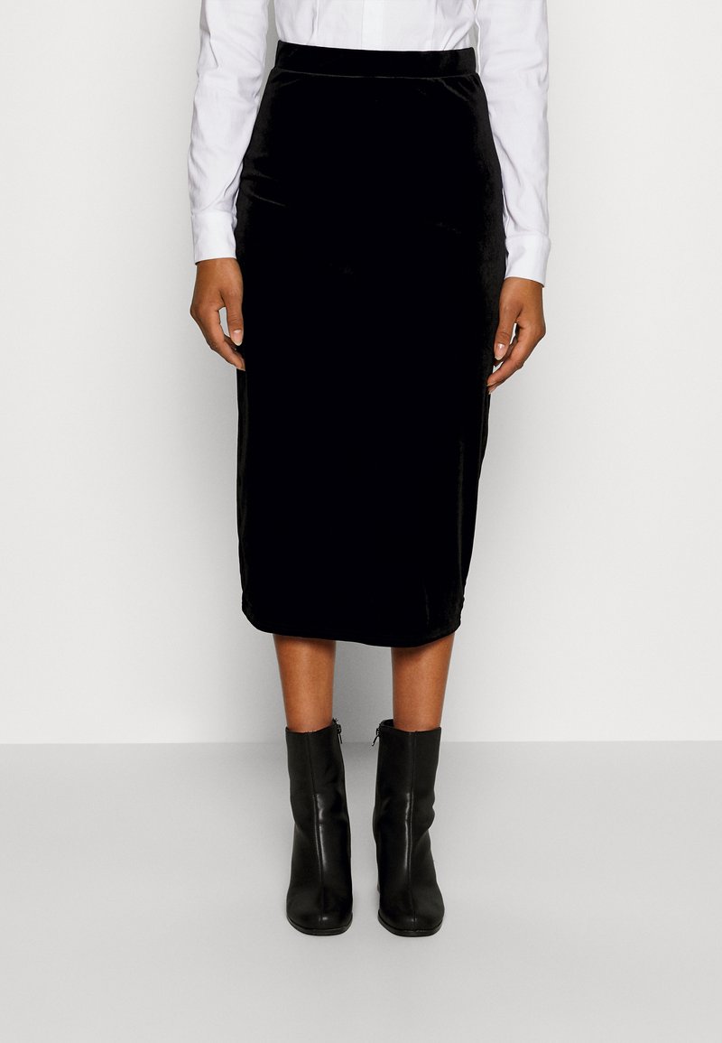 PIECES Tall PCSACHA MIDI SLIT SKIRT - Ozko oprijeto krilo - black/črna ...