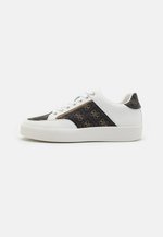 Guess PARMA - Trainers - white/brown/ocra/white - Zalando.co.uk
