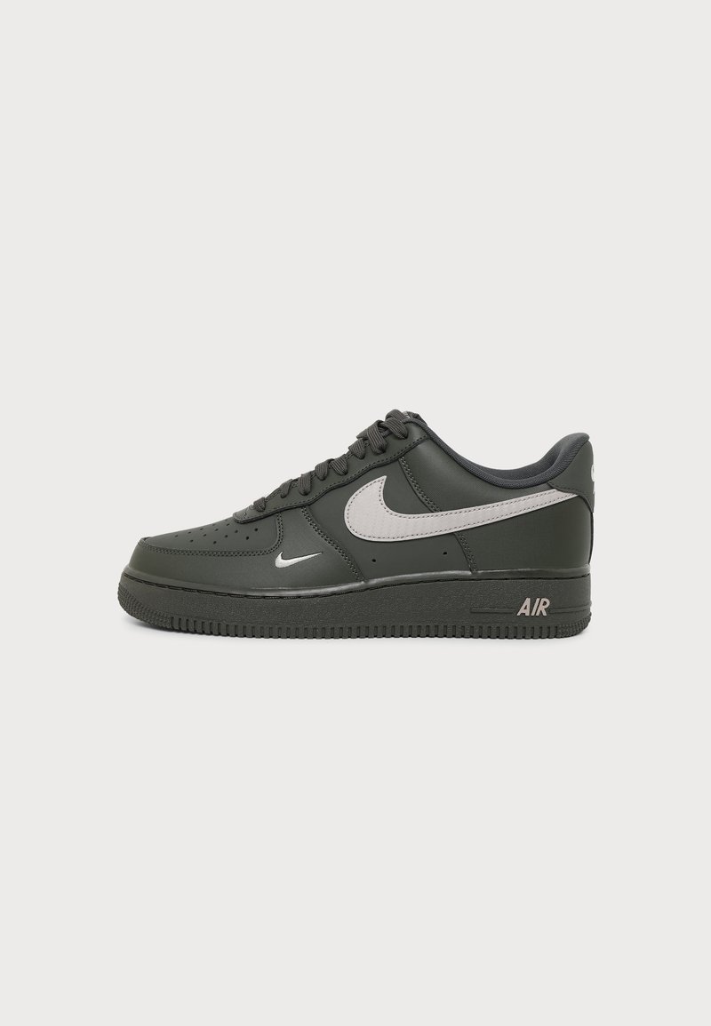 Nike Sportswear AIR FORCE 1 07 - Trainers - newsprint/college grey/dark ...