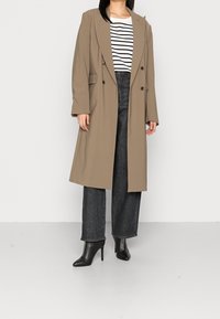 ARKET Camiseta de manga larga - off-white/crema - (Segunda mano ...