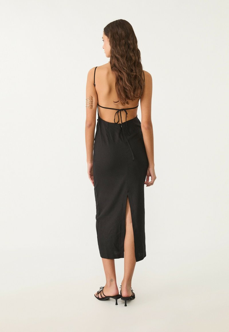 Stradivarius OPEN-BACK - Robe de jour - black/noir - ZALANDO.FR