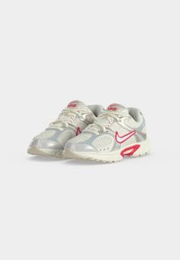 Nike Sportswear V5 RNR UNISEX - Tossud - sail/white/tropical pink ...