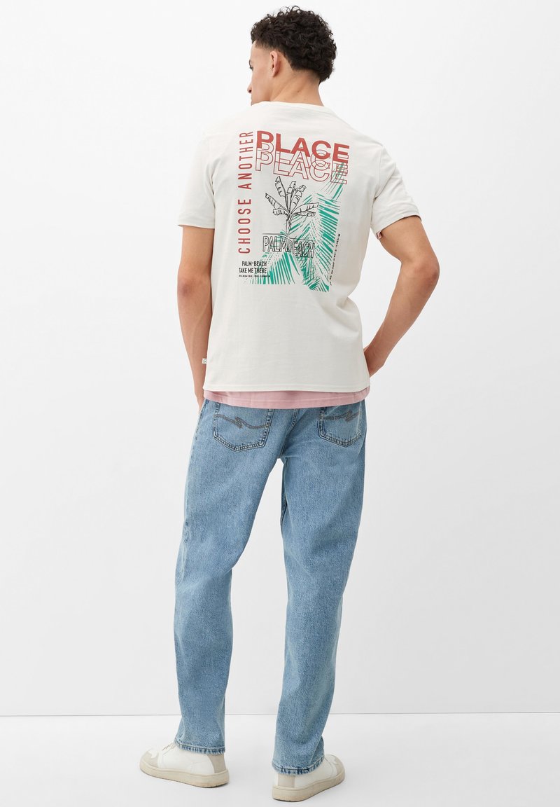 QS MIT RÜCKENPRINT - T-Shirt print - helles beige/sand - Zalando.ch