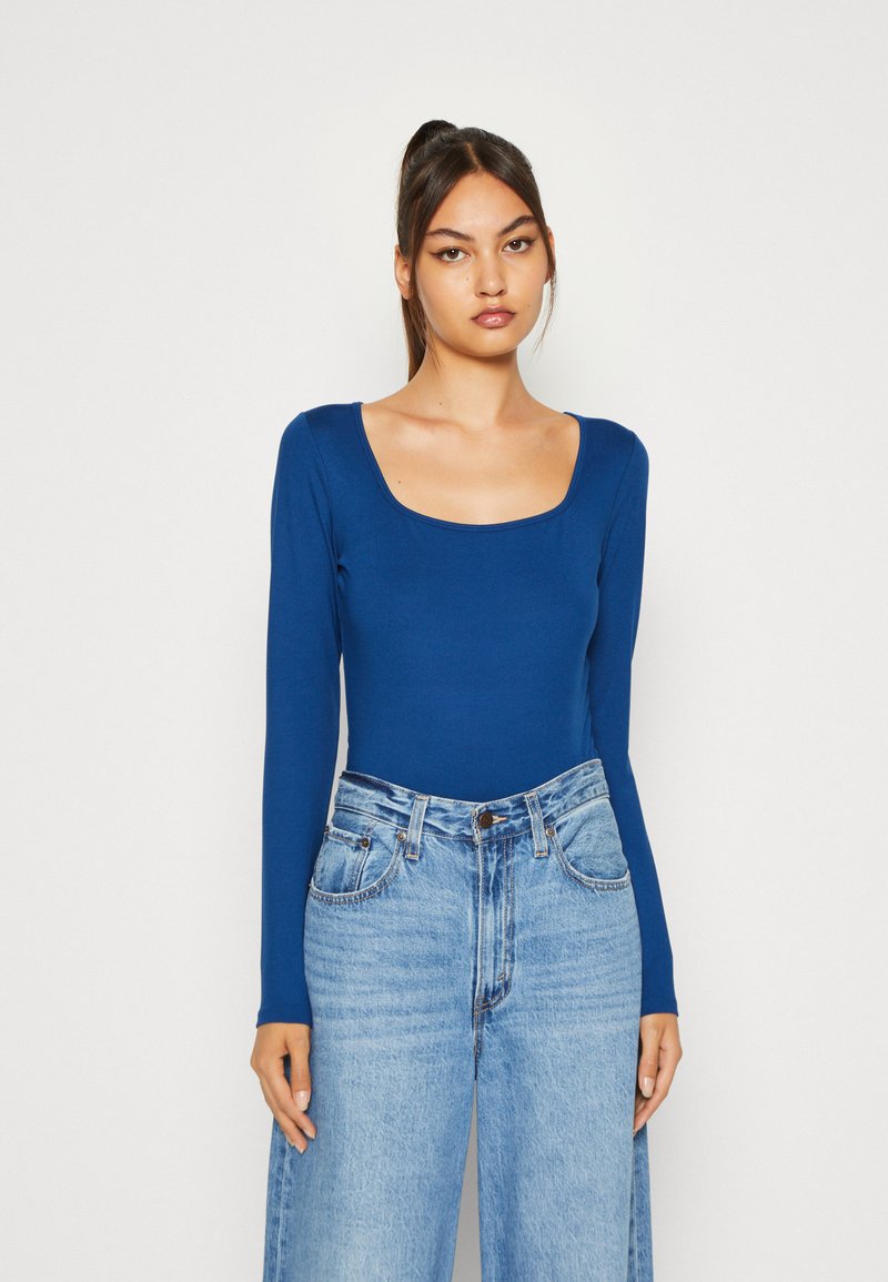 Hollister Co. FLAT SEAMLESS SQUARE NECK - Topper langermet - estate ...