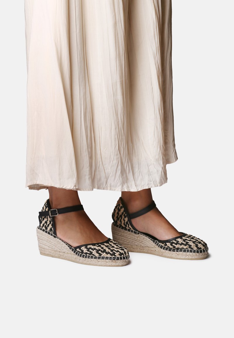 Toni Pons SONIA-RP - Pumps med kilklack - natural/svart - Zalando.se