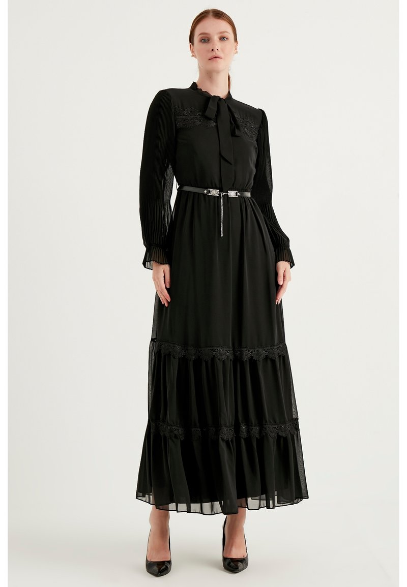 Herita Pleated Belted Maxi Dress - Jurk - black/zwart - Zalando.nl