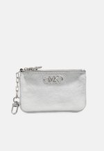 MICHAEL Michael Kors PARKER KEY CARD HOLDER - Monedero - silver ...