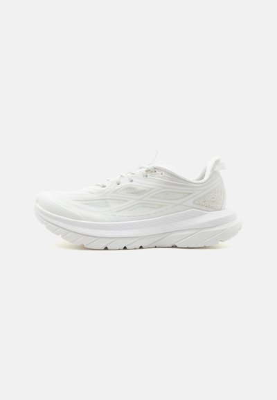 Hvite HOKA Sko på nett | | Kjøp nye sko på nett | ZALANDO Norge