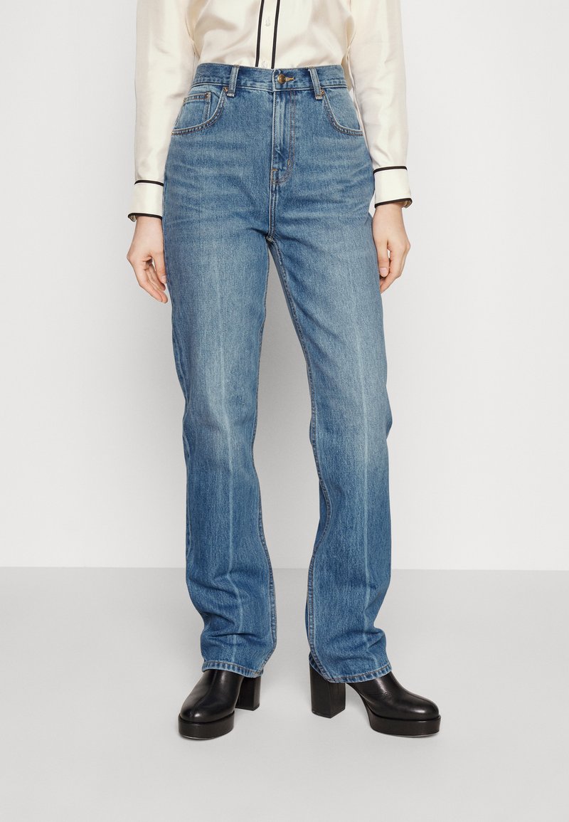 Tory Burch MID RISE STRAIGHT - Jean droit - light-blue denim/denim bleu ...