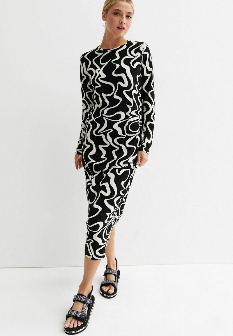 New Look SWIRL CREW NECK LONG SLEEVE - Robe en jersey - black pattern ...