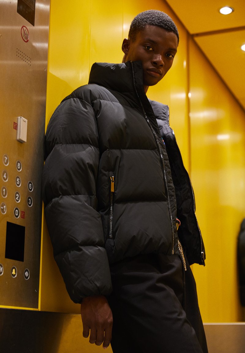 Calvin Klein COMFORT FIT PUFFER - Down jacket - black - Zalando