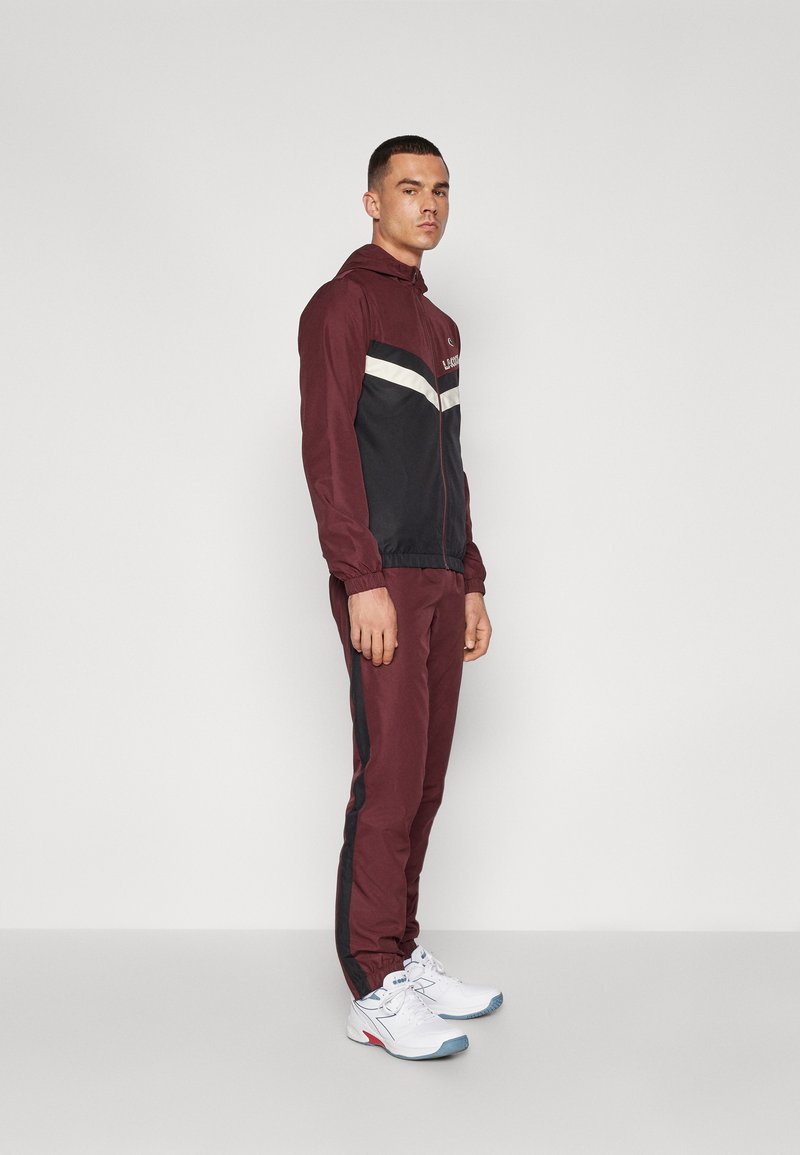 Lacoste Sport TRACKSUITS SET - Tracksuit - expresso/black lapland ...