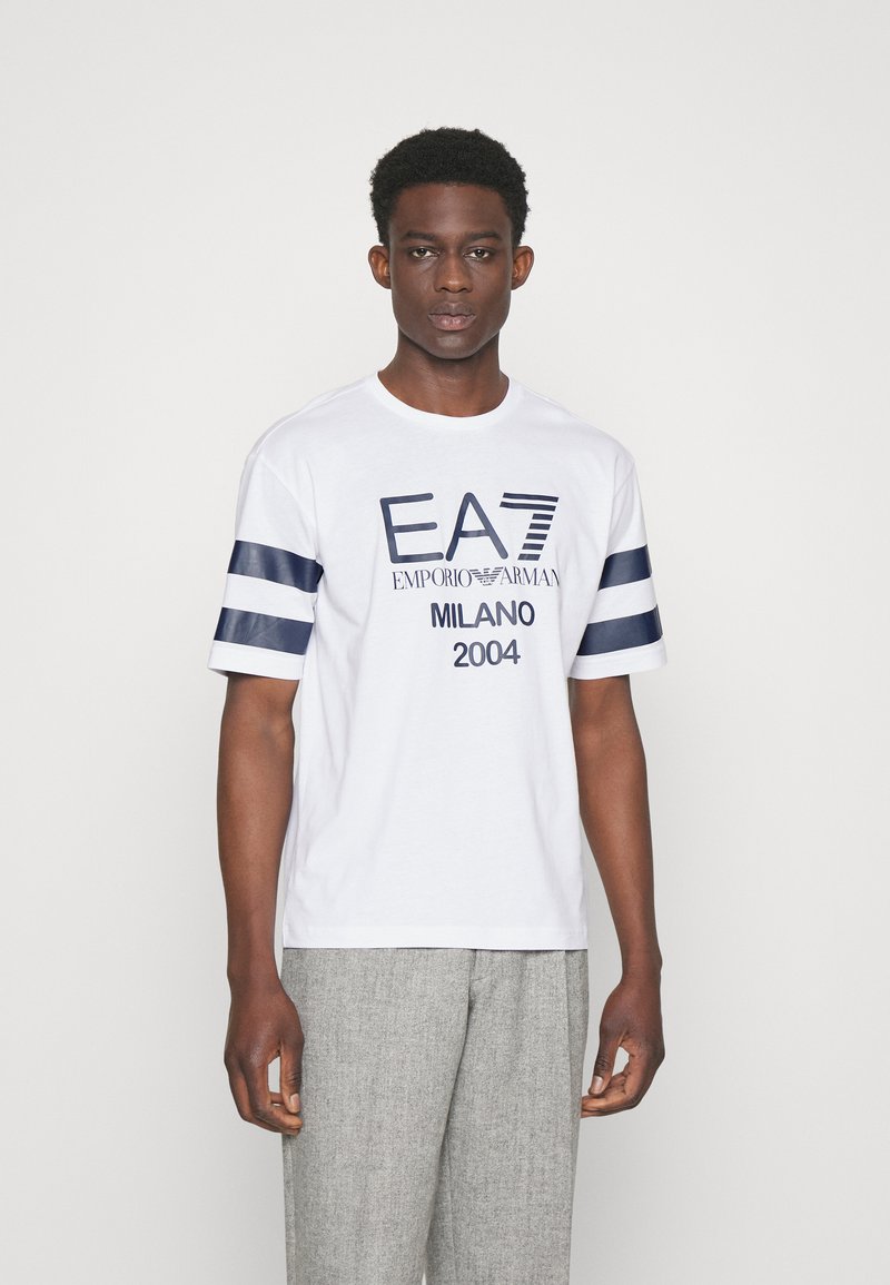 EA7 Emporio Armani T-shirts med print - white/hvit - Zalando.no