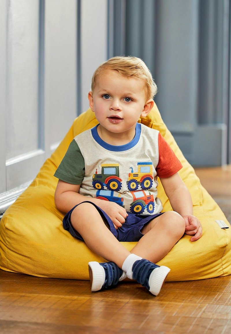 JoJo Maman Bébé REGULAR FIT - Triko s potiskem - natural tractor/béžová ...