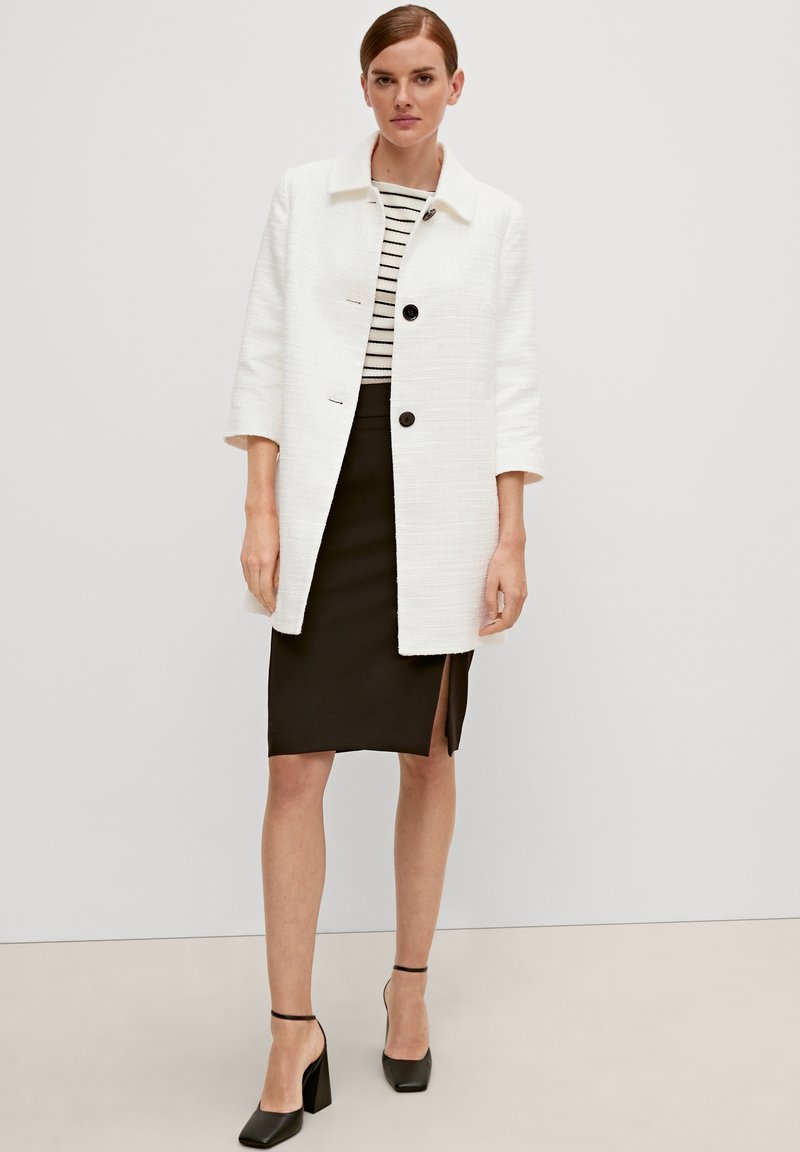 comma LEICHTER IN BOUCLÉ - Short coat - weiß/white - Zalando.de