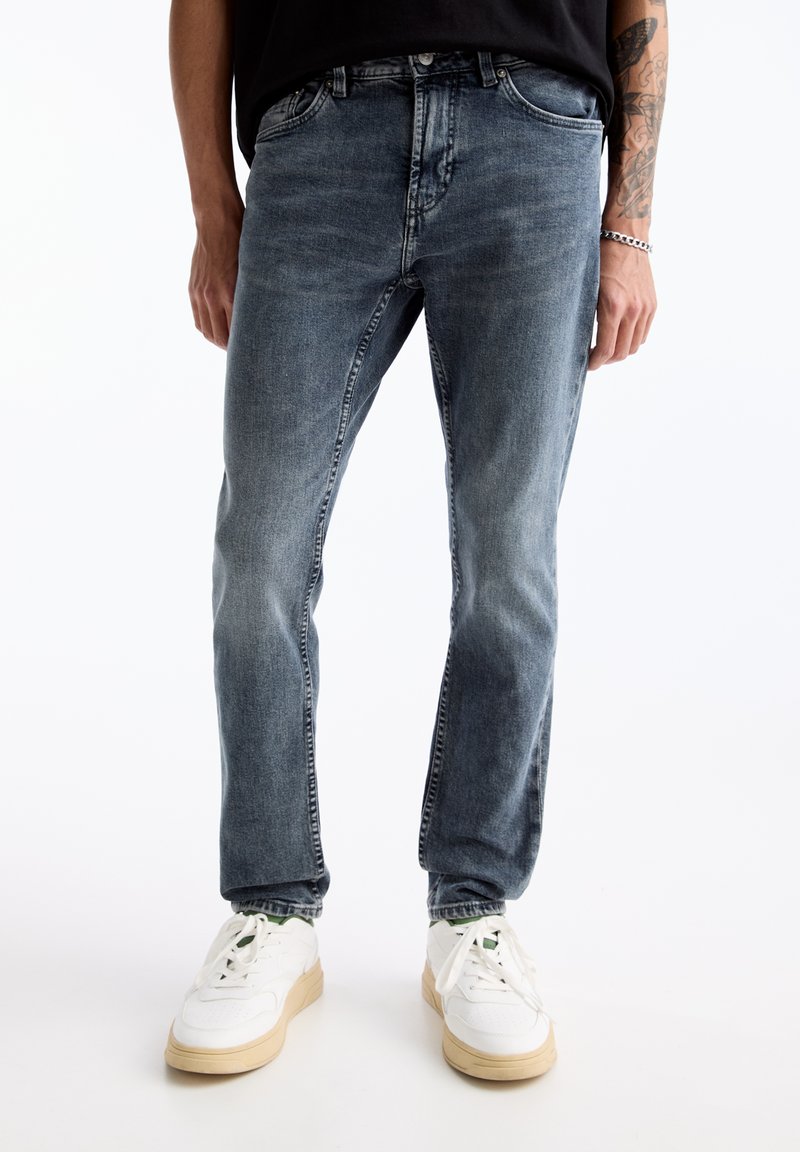 PULL&BEAR COMFORT WASHED FINISH - Slim fit jeans - dark grey - Zalando.de