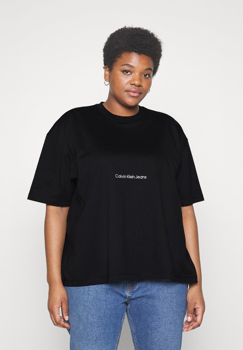 Calvin Klein Jeans Plus INSTITUTIONAL BOYFRIEND TEE - Camiseta básica - black/negro - Zalando.es