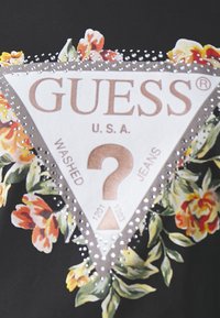 Guess TRIANGLE - T-Shirt print - jet black/schwarz - Zalando.ch
