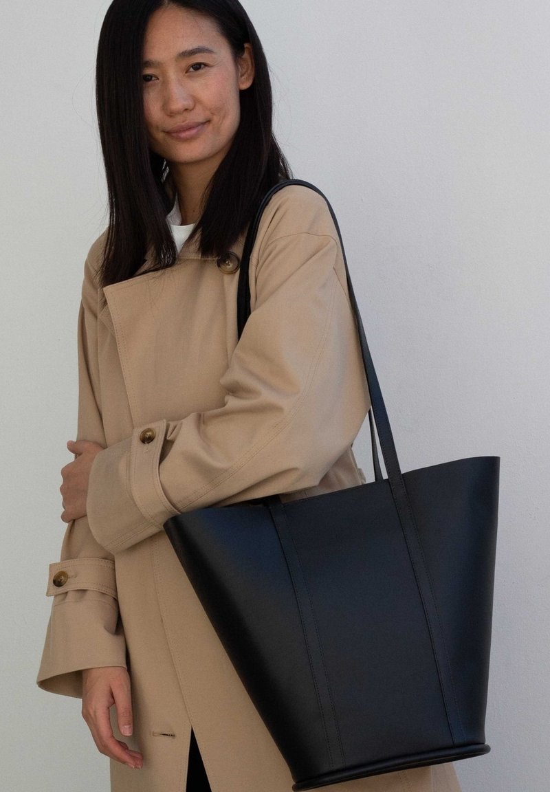 BALAGAN GAVIYA - Bolso shopping - black/negro - Zalando.es