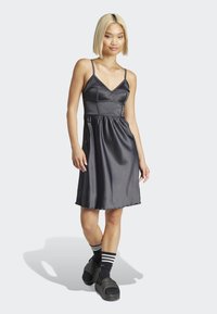 adidas Originals Robe de jour - carbon/noir - ZALANDO