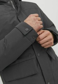 Jack & Jones JJCHAMP JACKET - Abrigo de invierno - asphalt/gris oscuro ...