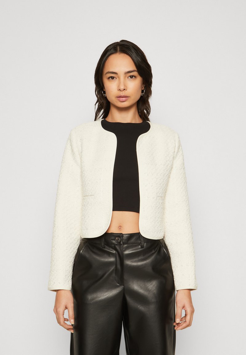 ONLY Petite ONLFARGO BOUCLE SHORT JACKET - Blézer - tofu/bézs - Zalando.hu