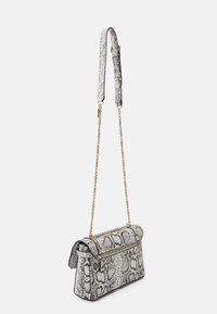 Guess EMILEE CONVERTIBLE XBODY FLAP - Handtasche - natural multi/beige ...
