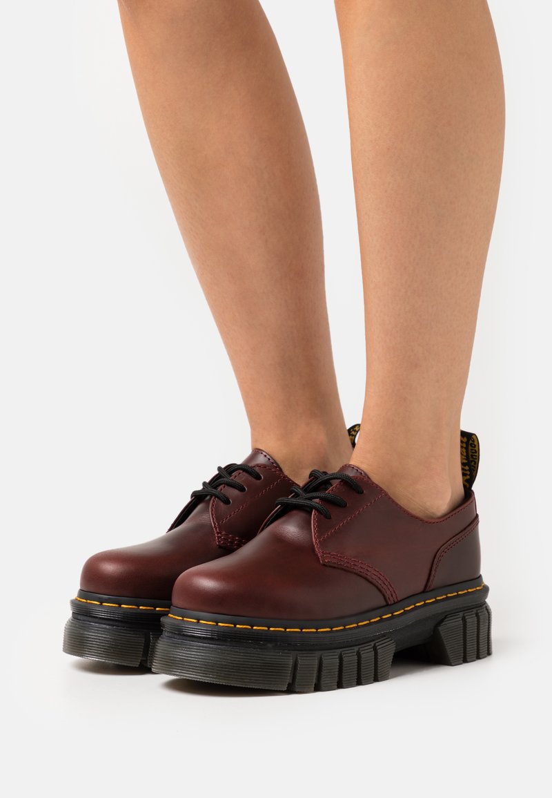 Dr. Martens AUDRICK 3I SHOE - Lace-ups - charro brando/black - Zalando ...